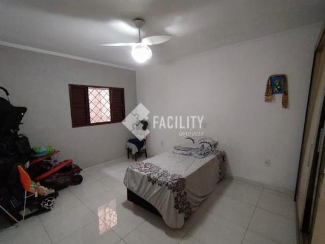 Casa com 3 quartos sendo 1 suite na Vl João Jorge