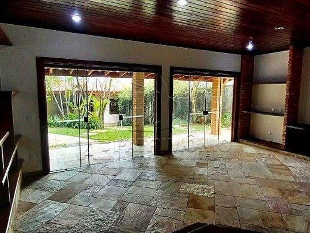 CASA COM 3 QUARTOS SENDO 1 SUITE NA AV. SÃO PAULO