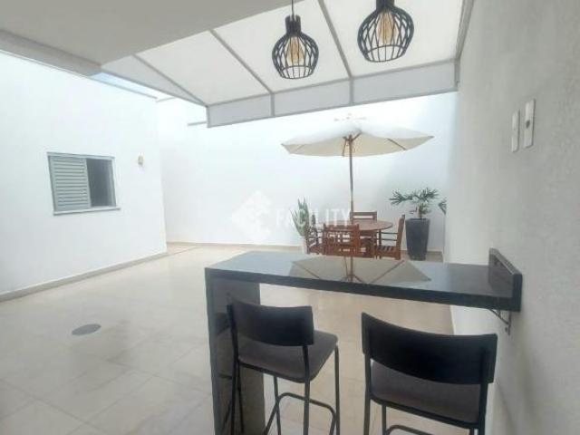 CASA COM 3 QUARTOS SENDO 1 SUITE NO CONDOMINIO VILLAGIO VISTA REAL MOBILIADO, PA