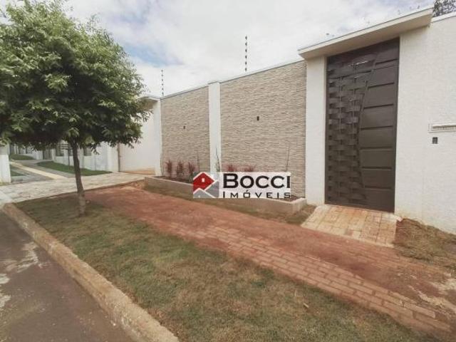 Casa com 3 quartos, sendo 1 suíte no Jardim Bourbon!
