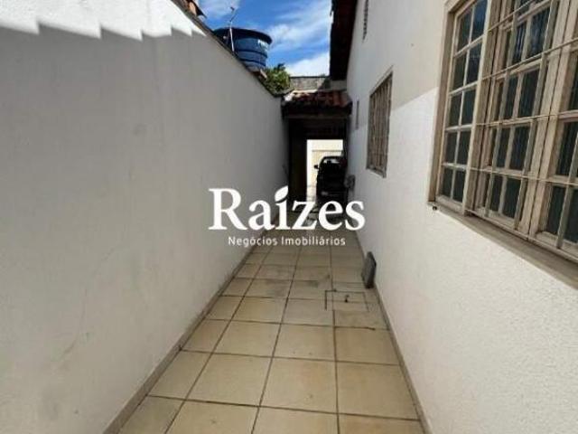 Casa com 3 quartos sendo 1 suíte no Jardim das Palmeiras