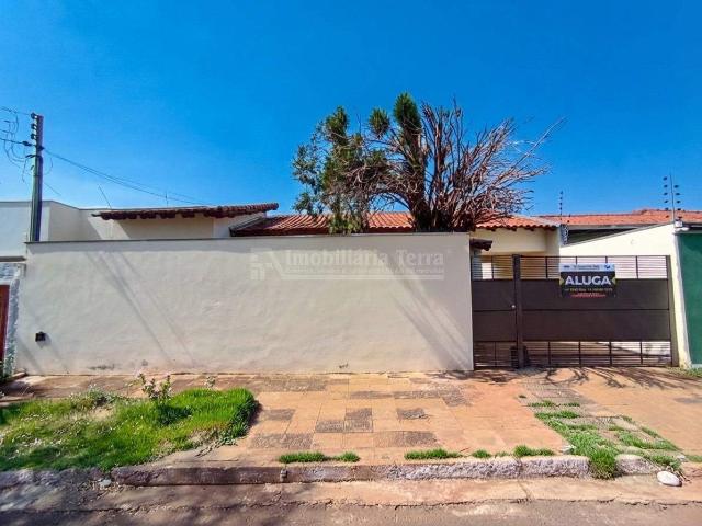 Casa com 3 quartos sendo 1 suíte no Jardim Maracanã em Dourados/MS
