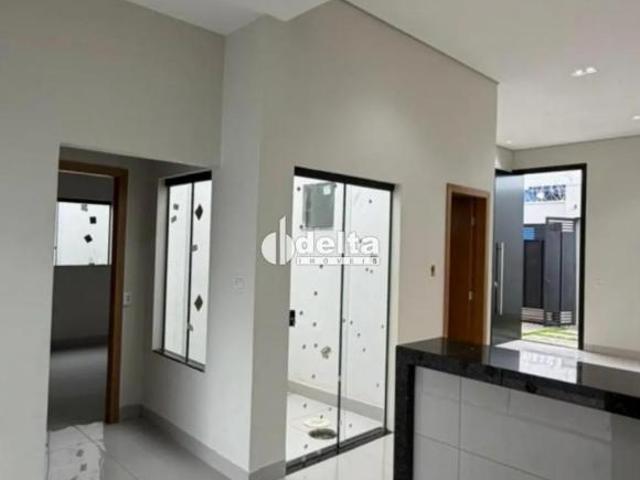 Casa com 3 quartos sendo 2 suíte disponível para Venda em Uberlândia MG