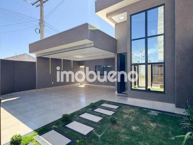 Casa com 3 quartos sendo 2 suíte próximo ao Centro da cidade com piscina, 215m²