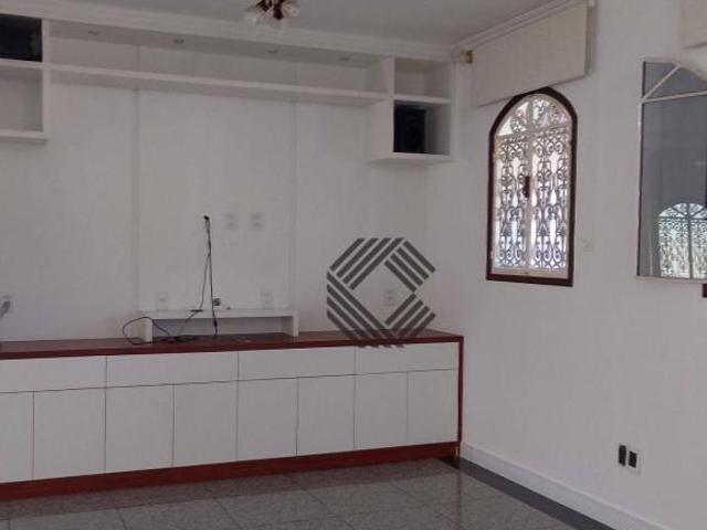 Casa com 3 quartos, sendo 2 suítes, 1 com closet, sala com varanda, churrasqueira, à venda, 250 m² p