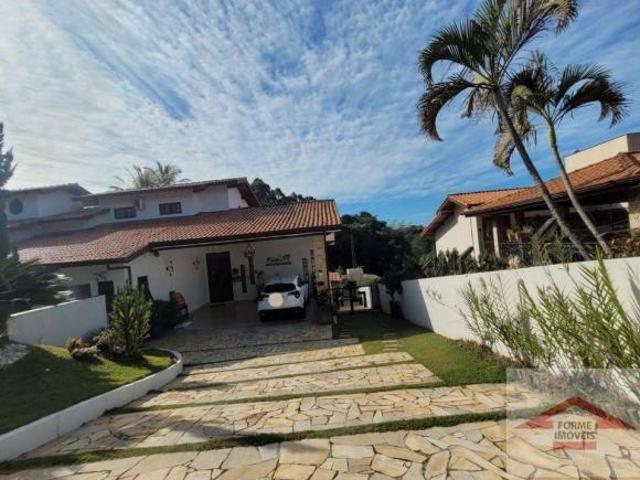 Casa com 3 quartos, sendo 2 suítes à venda, 440 m² por R$ 2.680.000 Cond Parque da Fazenda Itati