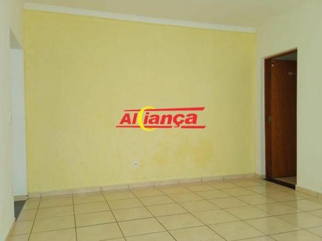 CASA COM 3 QUARTOS SENDO 2 SUÍTES A VENDA,240 M² Vila Adelaide Perella Guarulhos SP
