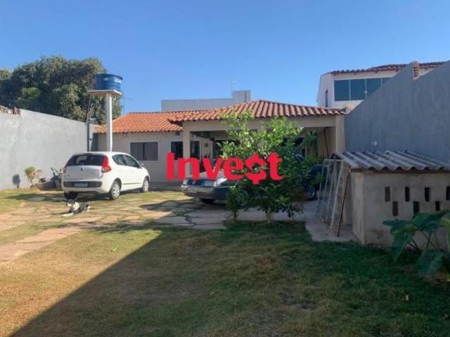 Casa com 3 Quartos, sendo 2 Suítes, Lote de 500m², Dentro de Condomínio no Conjunto 05 em Arniqueira