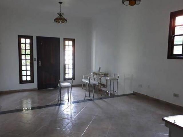 Casa com 3 quartos, sendo 2 suítes, mais 3 quartos e 1 suite à venda, 200 m² por R$ 1.600.000 Vil