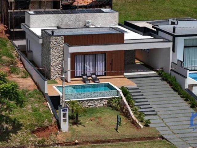 Casa com 3 Quartos sendo 5 banheiros à Venda, 450 m² por R$ 1.650.000 Cód. ch2593