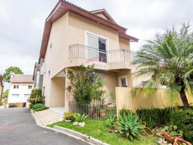 Casa com 3 quartos sendo um suíte, 3 vagas de garagem –Bom Retiro –Curitiba/PR R$ 1.450.000,00
