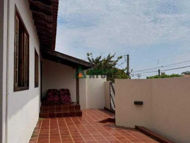 CASA COM 3 QUARTOS SENDO UMA SUÍTE NA REGIÃO LESTE