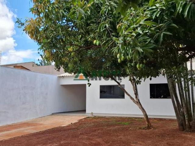CASA COM 3 QUARTOS SENDO UMA SUÍTE NA REGIÃO LESTE