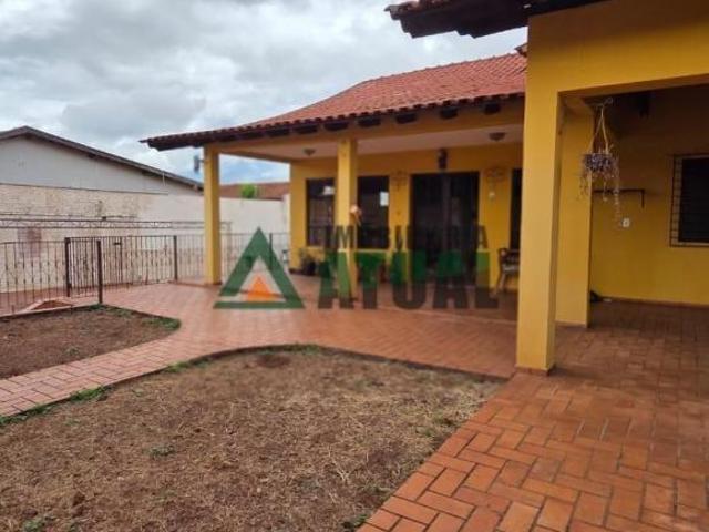 CASA COM 3 QUARTOS SENDO UMA SUÍTE NA REGIÃO NORTE DE LONDRINA