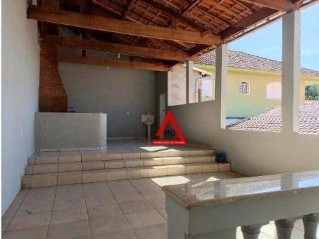 Casa com 3 quartos, sendo uma suíte, com ótima localização no bairro Pinheirinho em Itajubá MG