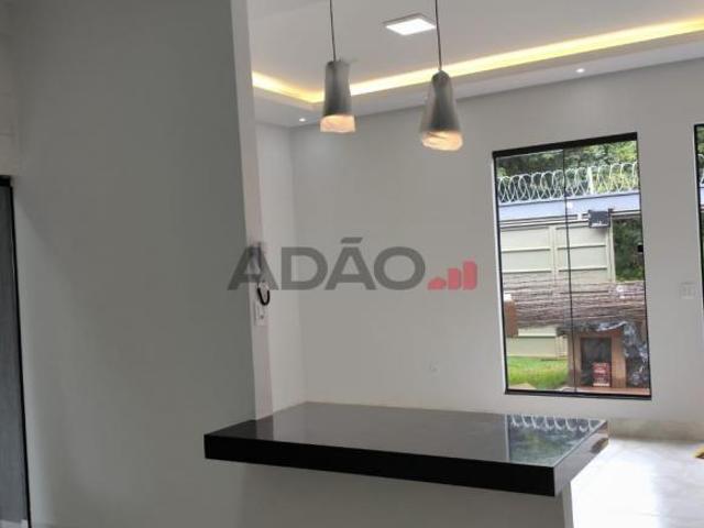 Casa com 3 quartos SHANGRI LA Casa de Rua com 3 Quarto s à Venda por R$ 370000.00 no setor Residenc