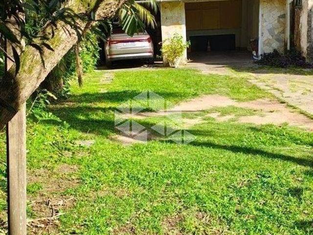 #Casa com 3 quartos, suite, garagem e amplo pátio na Cidade Baixa#