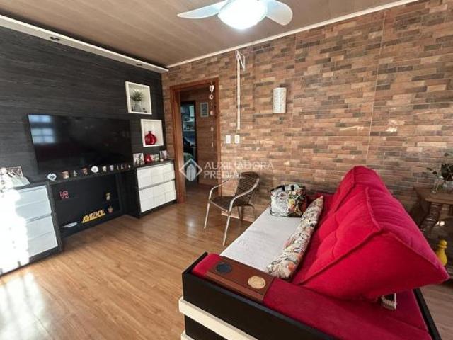 Casa com 3 quartos, suíte, lareira e piscina em frente colégio Bradesco em Gravatai