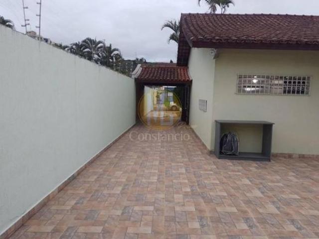 CASA COM 3 QUARTOS, SUITE, MEZANINO NA MARTIM DE SÁ!