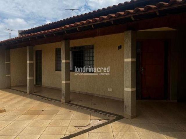Casa com 3 Quartos, Suíte, Piscina e Área Gourmet em Excelente Localização