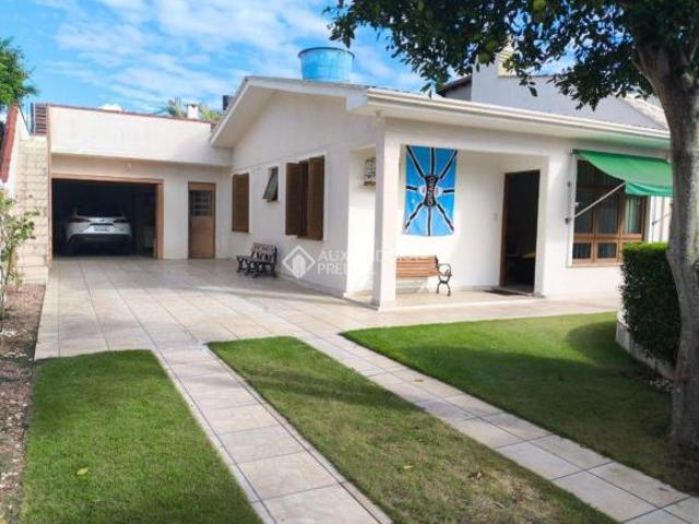 Casa com 3 Quartos, Suíte, Piscina e Pátio Amplo à Venda no Bairro Nossa Senhora das Graças, Can