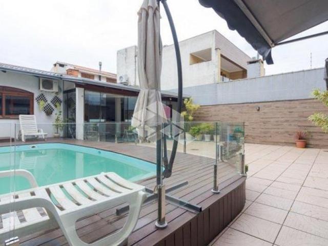 Casa com 3 quartos, pátio e piscina no Bairro Jardim Planalto