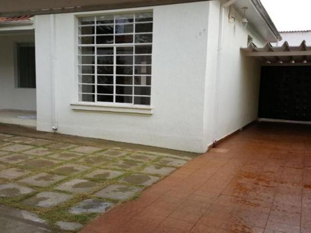 Casa com 3 Quartos para Venda, 225m², por R$ 800.000,00, em Campo Belo, São Paulo / SP