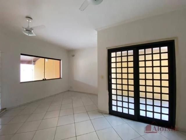 Casa com 3 Quartos para venda ou aluguel, 150m² Jardim California