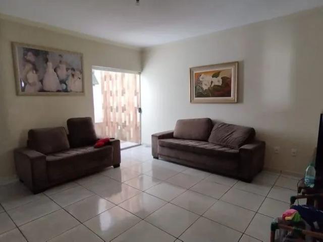 Casa com 3 Quartos para venda ou aluguel, 200m² Nova Uberlandia