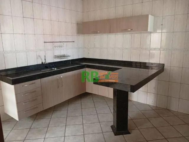 Casa com 3 Quartos para alugar, 100m² João Aranha