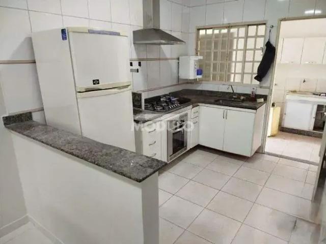 Casa com 3 Quartos para alugar, 119m² Granada