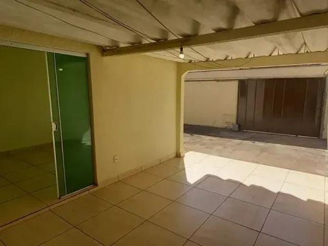 Casa com 3 Quartos para alugar, 111m² Setor Novo Horizonte