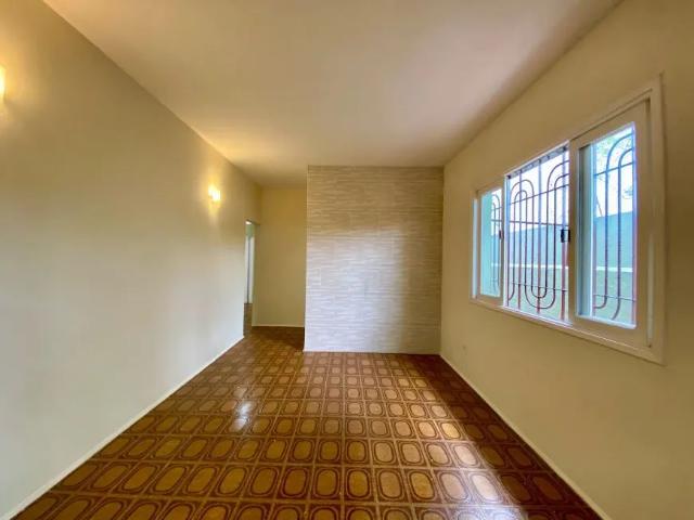 Casa com 3 Quartos para alugar, 120m² Jardim Guaiúba