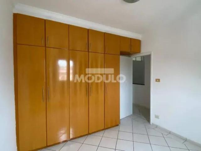 Casa com 3 Quartos para alugar, 122m² Osvaldo Rezende