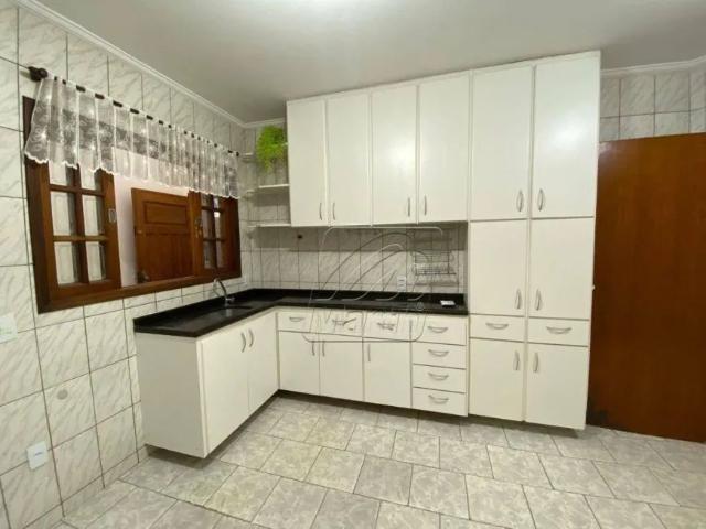 Casa com 3 Quartos para alugar, 135m² Jardim Astúrias I