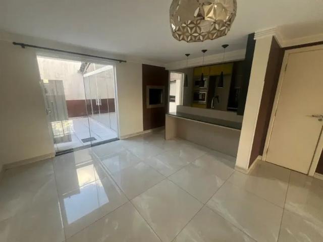 Casa com 3 Quartos para alugar, 130m² Neves