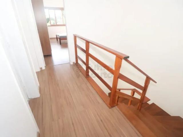 Casa com 3 Quartos para alugar, 147m² Laranjal