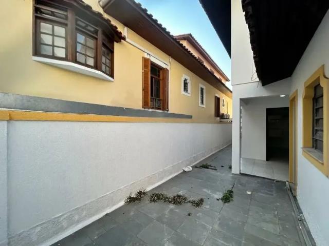Casa com 3 Quartos para alugar, 140m² Jardim Colombo