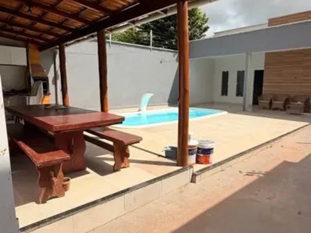Casa com 3 Quartos para alugar, 150m²