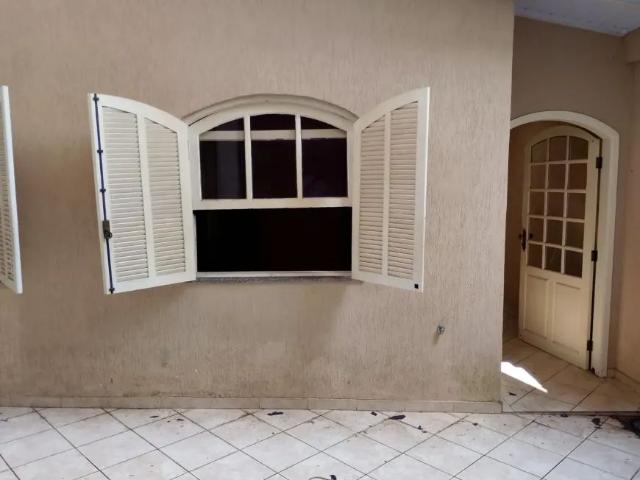 Casa com 3 Quartos para alugar, 150m² Dos Casa