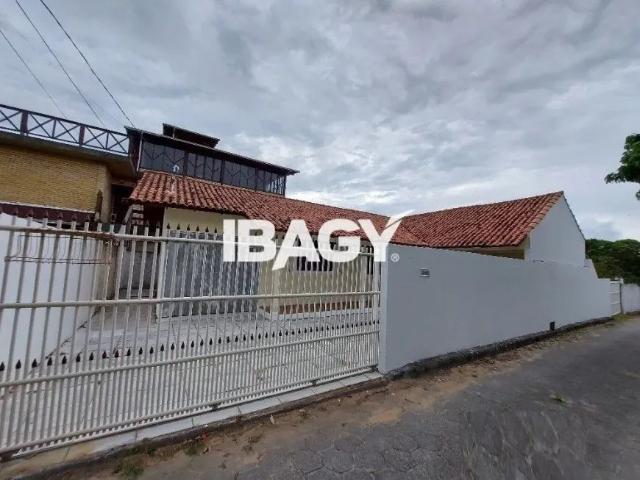 Casa com 3 Quartos para alugar, 167m² Campeche