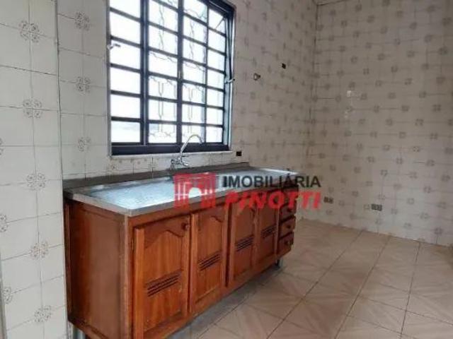 Casa com 3 Quartos para alugar, 180m² Centro