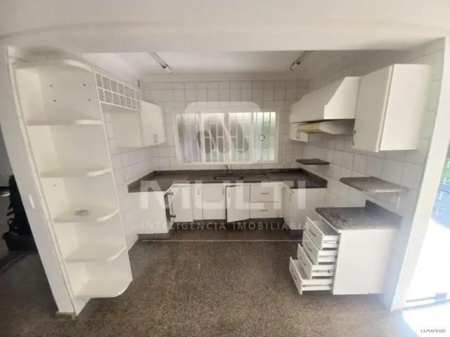 Casa com 3 Quartos para alugar, 180m² Morada da Colina