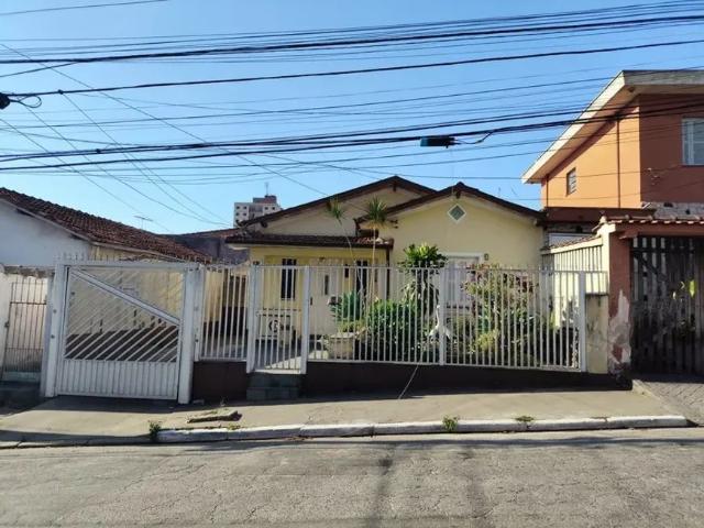 Casa com 3 Quartos para alugar, 190m² Campo Grande
