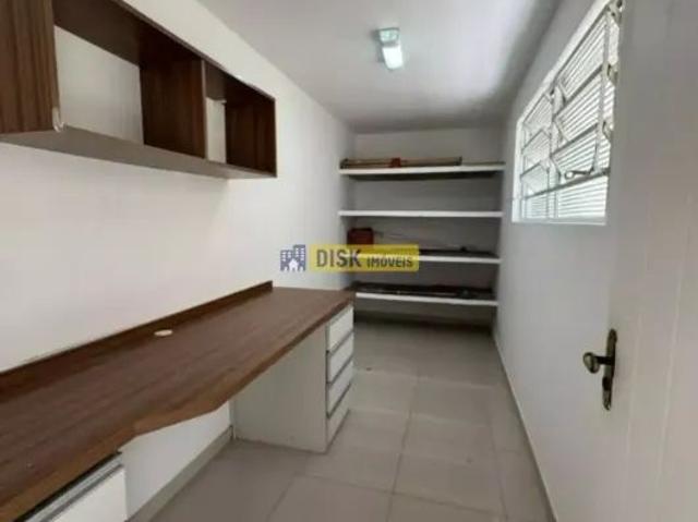 Casa com 3 Quartos para alugar, 207m² Centro
