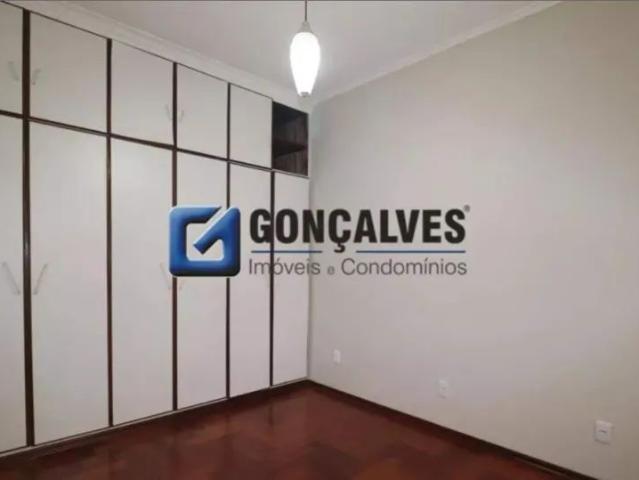 Casa com 3 Quartos para alugar, 200m² Vila Floresta