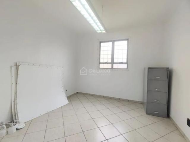 Casa com 3 Quartos para alugar, 200m² Vila Industrial