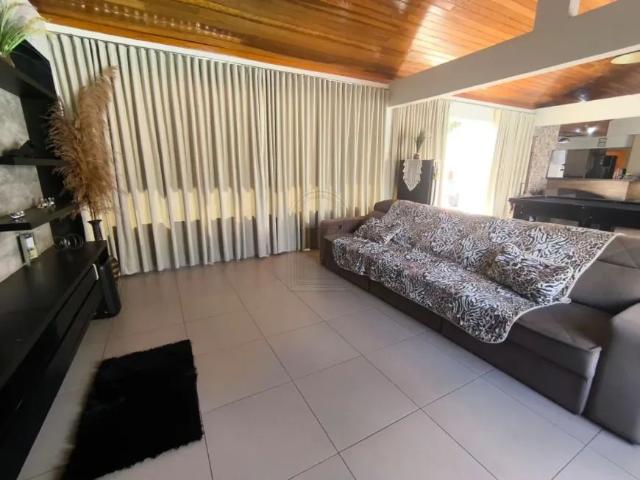 Casa com 3 Quartos para alugar, 200m² Zona Oeste