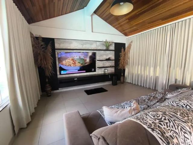 Casa com 3 Quartos para alugar, 200m² Zona Oeste