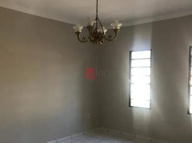 Casa com 3 Quartos para alugar, 200m² Jardim Estrela